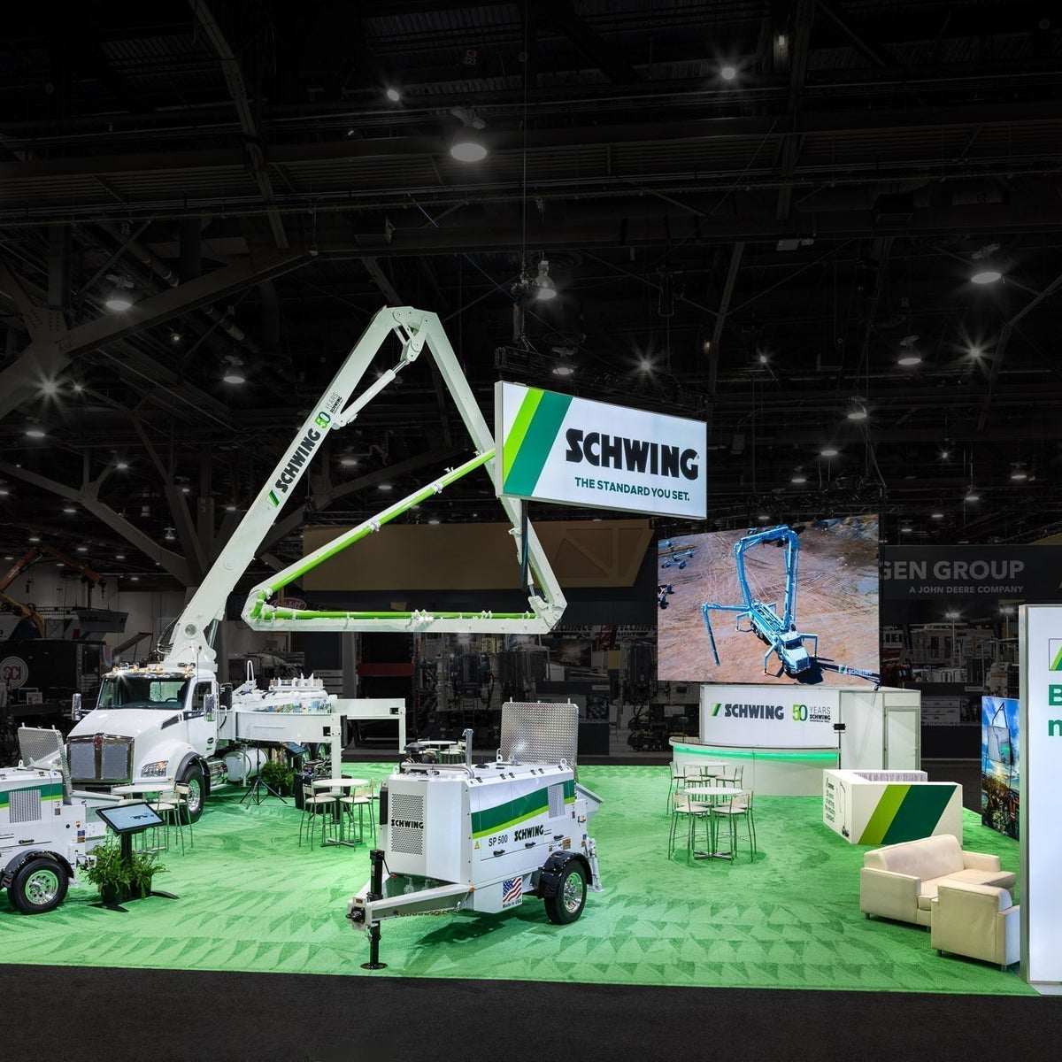 Schwing – Featherlite Exhibits